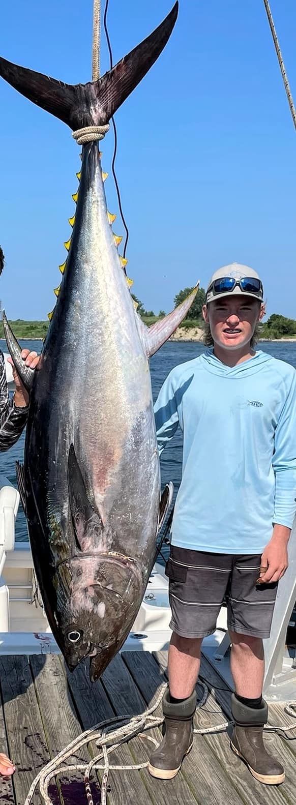 Big bluefins jumping closer to shore – Tight Lines