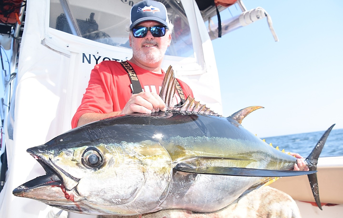 Hot bluefishing – Tight Lines